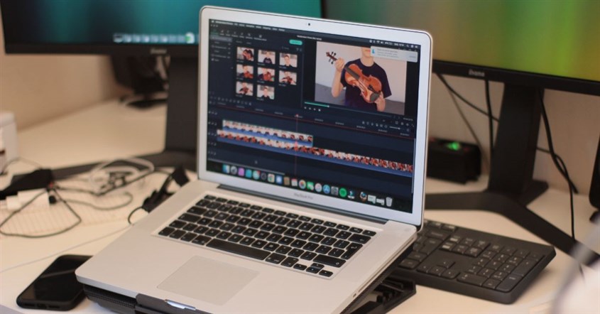 10 Aplikasi Edit Video Terbaik 2025, Bisa di HP atau Laptop! | erablue.id