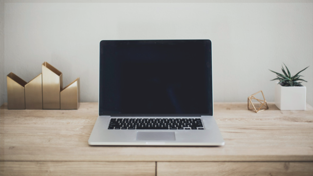 Penyebab dan Cara Mengatasi Layar Laptop yang Hitam | erablue.id