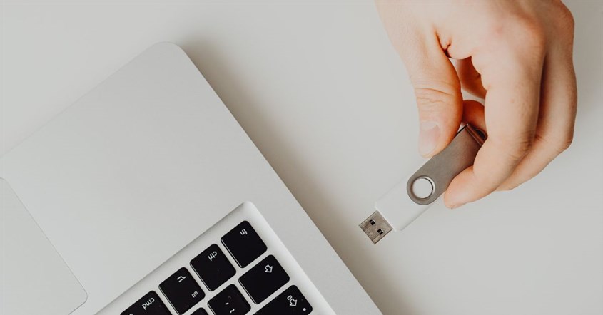 Cara Mengatasi Flashdisk Tidak Terbaca di Laptop, Singkat dan Mudah! | erablue.id