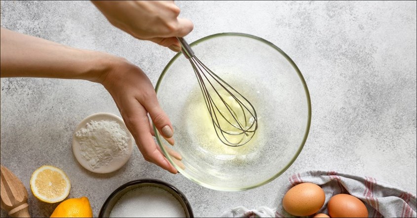 13 Alat Membuat Kue yang Wajib Dimiliki, Baking Makin Mudah! | erablue.id