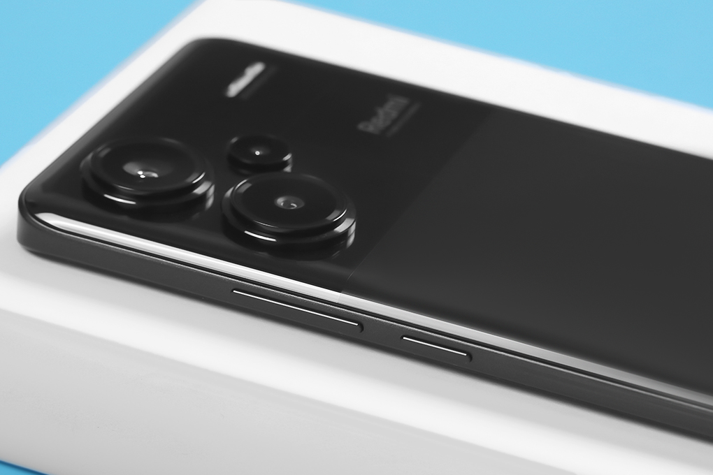 Redmi Note 13 Pro+ 5G 12GB/512GB Resmi, Cicilan 0% | erablue.id