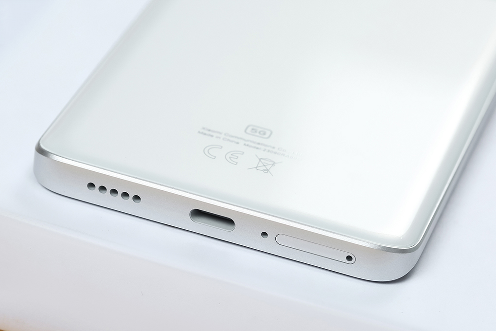 Redmi Note 13 Pro+ 5G 12GB/512GB Resmi, Cicilan 0% | erablue.id